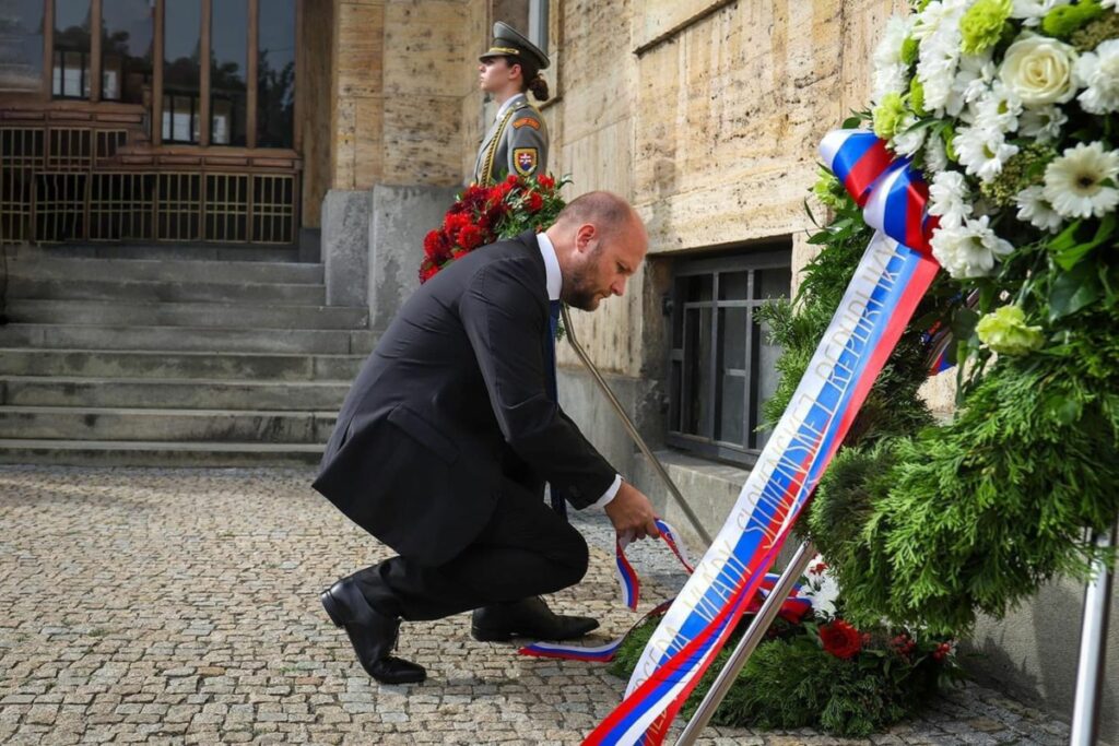 Ako Rusi odišli z Československa, tak budú musieť odísť aj z Ukrajiny ... Ako Rusi odišli z Československa, tak budú musieť odísť aj z Ukrajiny ...