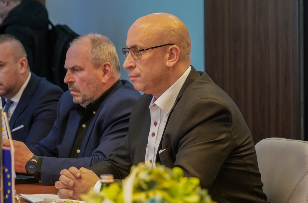 Minister dopravy navrhuje aby štátne investície kontroloval vládny ...